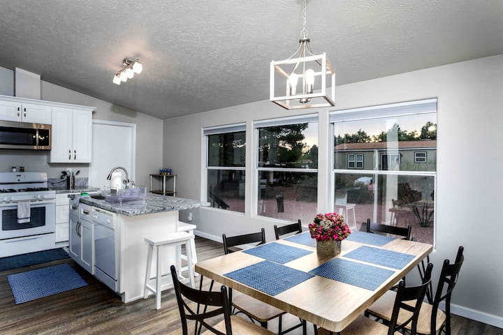 Modern, Cozy, 3br/2ba Home In Sedona, Quiet N'hood - Sedona, AZ