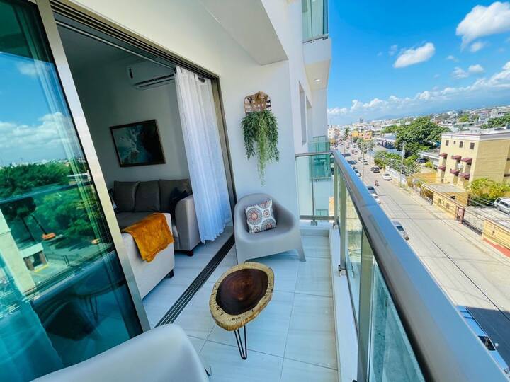 Modern 1br|pool & Gym|balcony|steps From Blue Mall - Santo Domingo