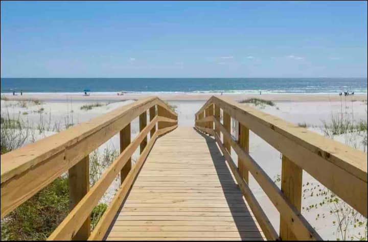 Tropical Beachside 2/2 Condo - St. Augustine Beach, FL