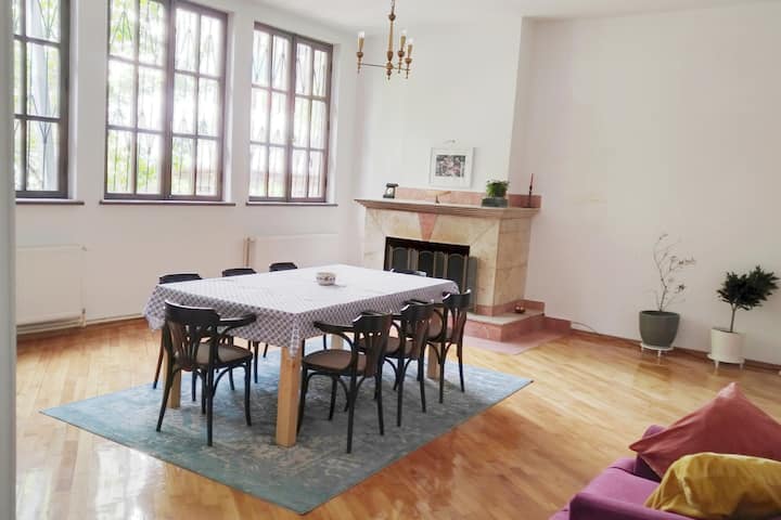 Charming Home In A Historic Building - Tbilissi