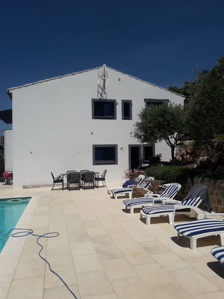 Maison Le Mas Dei Rigaou
Suite Emeraude - Aups