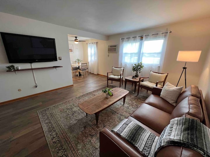 Cozy Southwest Retreat #2 - Indianapolis, IN