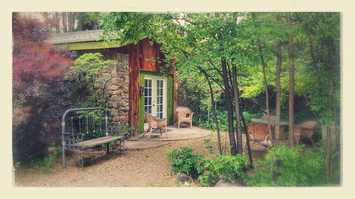 Brookside Cottage Bnb - The Cottage - Kanab, UT