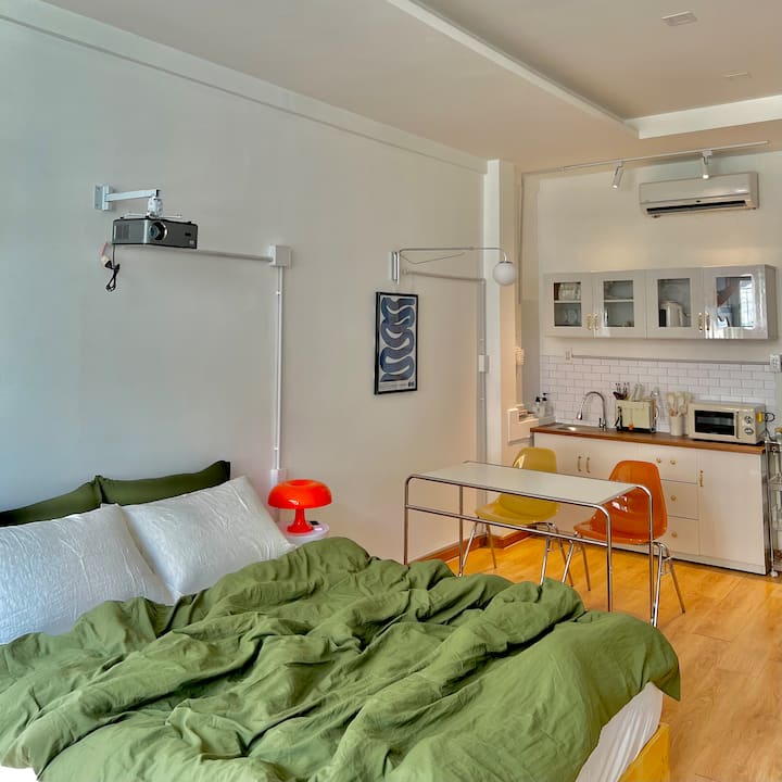 Unique• Projector 100”• Kitchen @3mins To Bui Vien - Ho Chi Minh City