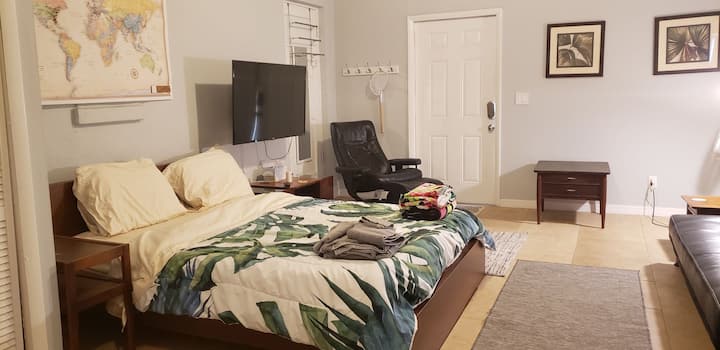 Private Studio Close To Downtown - Titusville, FL