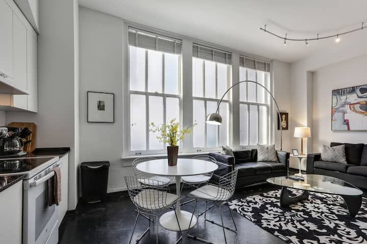 Clean Modern 2br Loft Downtown - ニューオーリンズ, LA