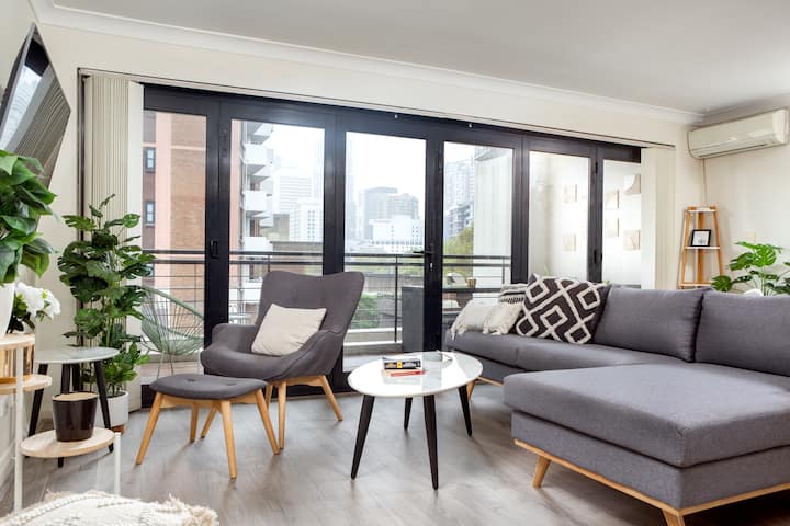 Surry Hills - Newly Renovated, With City Views - Sydney