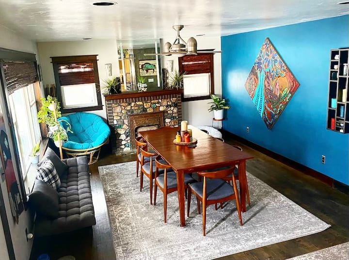 Cozy Space With Private Hot Tub & Queen Bed - Bozeman, MT