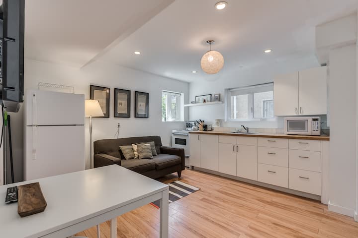 1 Bedroom Private Furnished Suite - Vancouver
