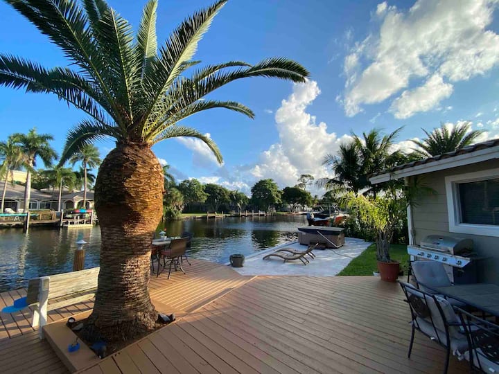 Private Oasis With 100ft On The Water - Fort Lauderdale