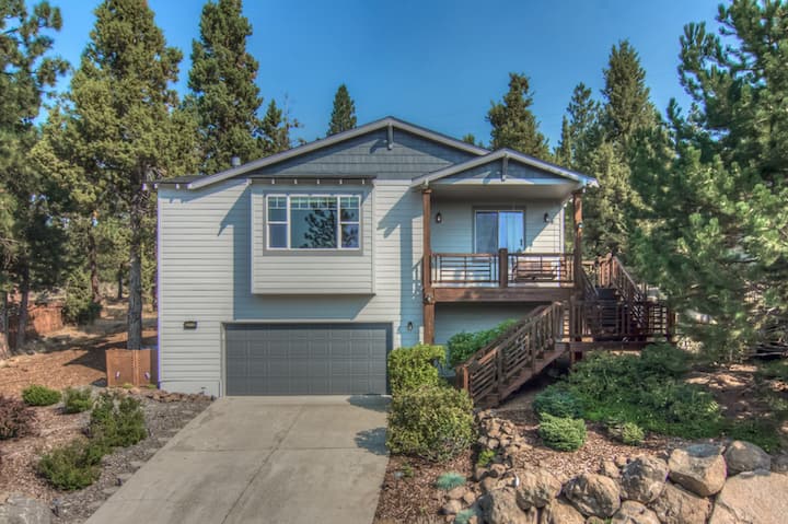 Great West Side Location! Hot Tub, Huge Living Area, 2 Bdrm + Murphy Bed, Ev Chg - Bend, OR