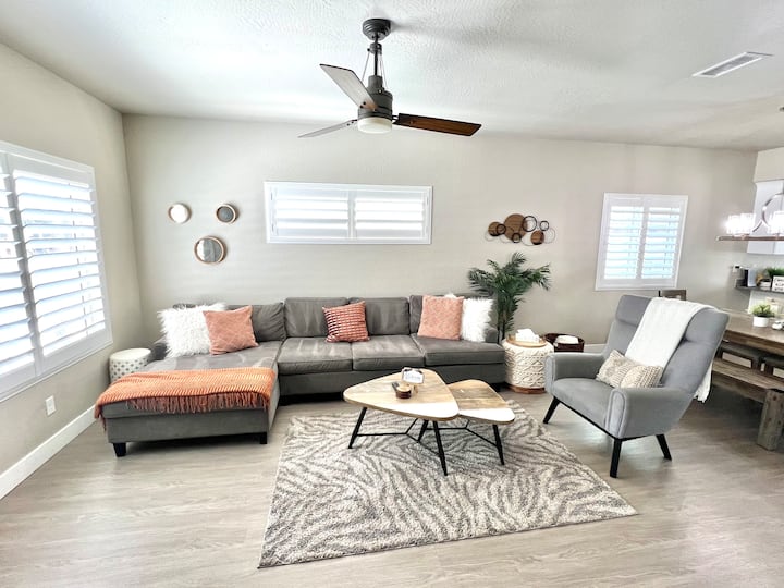 Stylish Home: 4 Bdrm/4 Bath/2 Masters/game Rm - Flagstaff, AZ