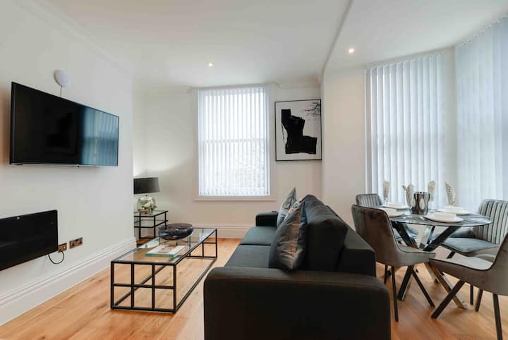 Newly Renovated 4 Sleep City Apartment, Rodney St - Liverpool