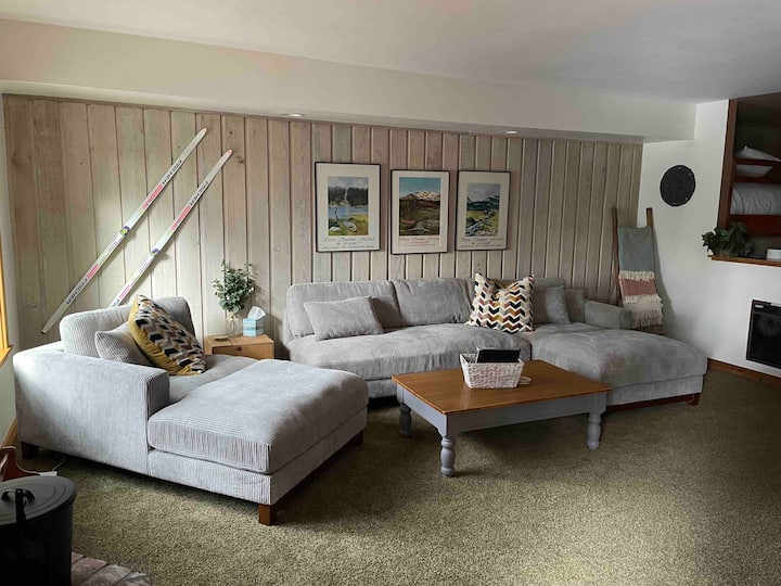 Cozy Mountain Escape...walking Distance To Village - Mammoth Lakes, CA