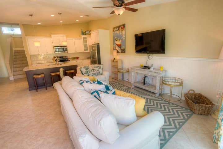 Private Pool, Only Two Blocks .3 Miles From Beach! - Anna Maria, FL
