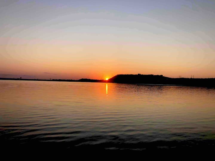 Lakeside Sunset Views With Pool And Docks! - Horseshoe Bay, TX