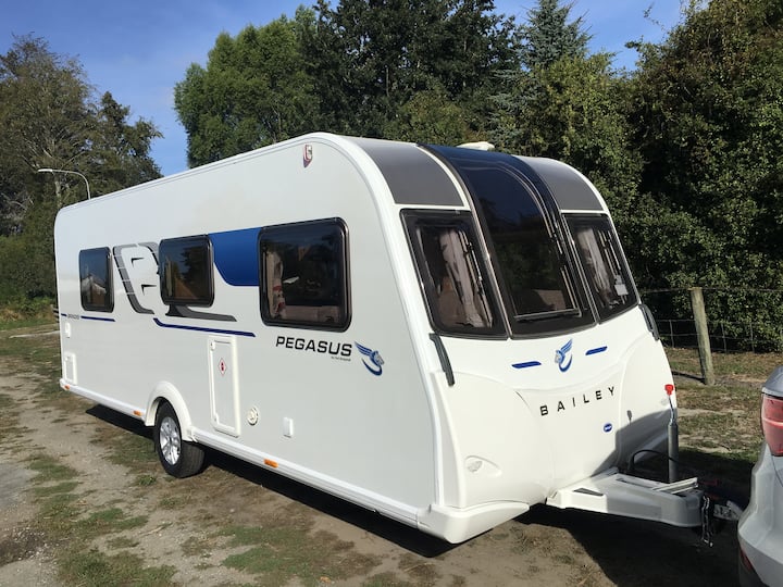 Luxury Caravan For Hire -