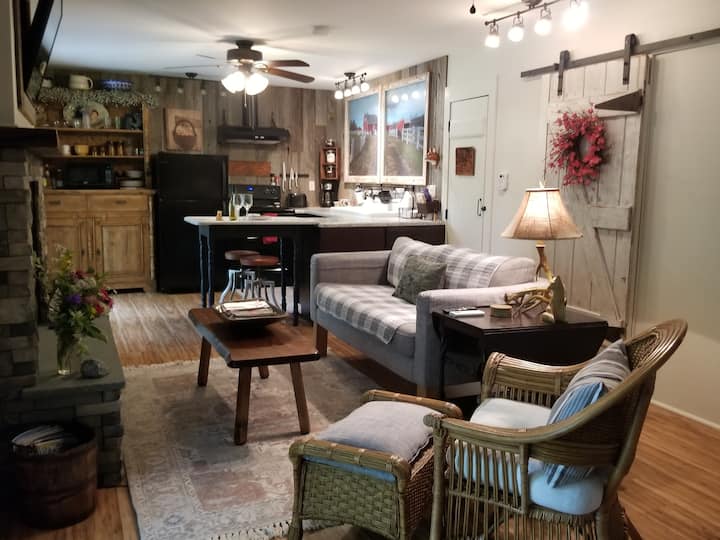 Welcome To The Country - Fox Den Lakefront Studio - Lake Taghkanic State Park, Ancram