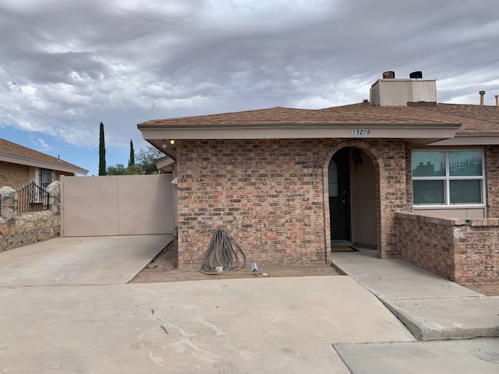 Cozy Clean Duplex With Refrigerated Air - El Paso, TX