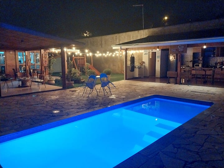 Chácara Com Três Suítes - Itupeva