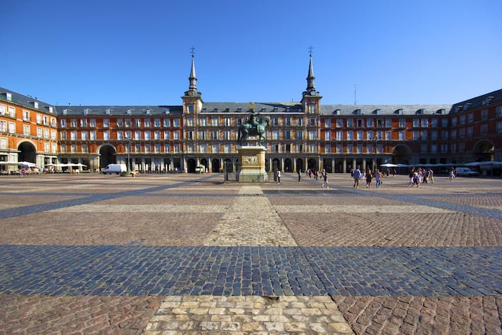 Plaza Mayor-sol
Apto. Alquiler Corta Estancia - Estación de Puerta de Arganda - Madrid