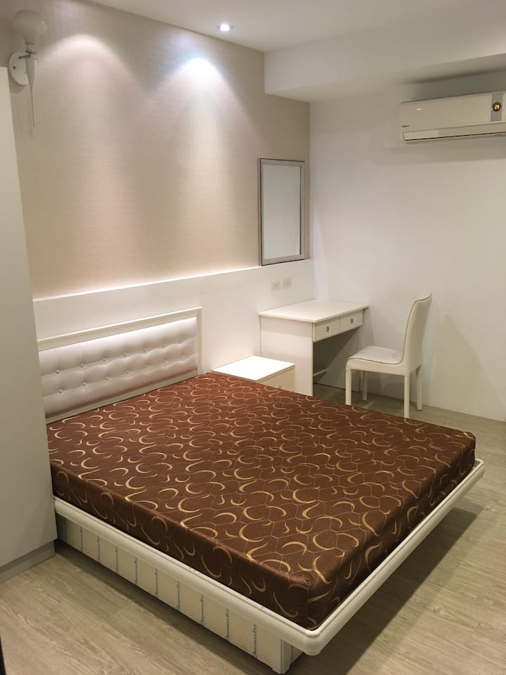 民生社區全新裝潢套房可伙可寵獨立冰箱洗衣機 - Taipei