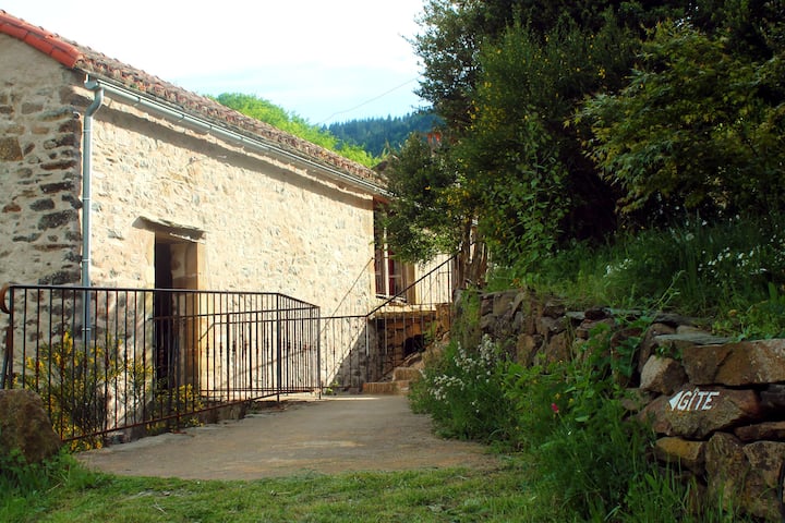 Auberge De Lascours, Gîte D'étape Pleine Nature. - Lac d'Avène