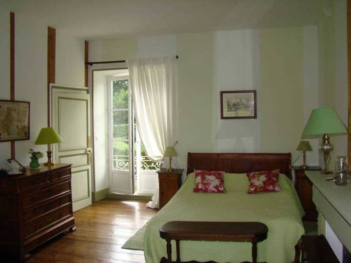 B&b, Charme, Nature, Convivialité +Table D'hôtes - Saint-Léonard-de-Noblat