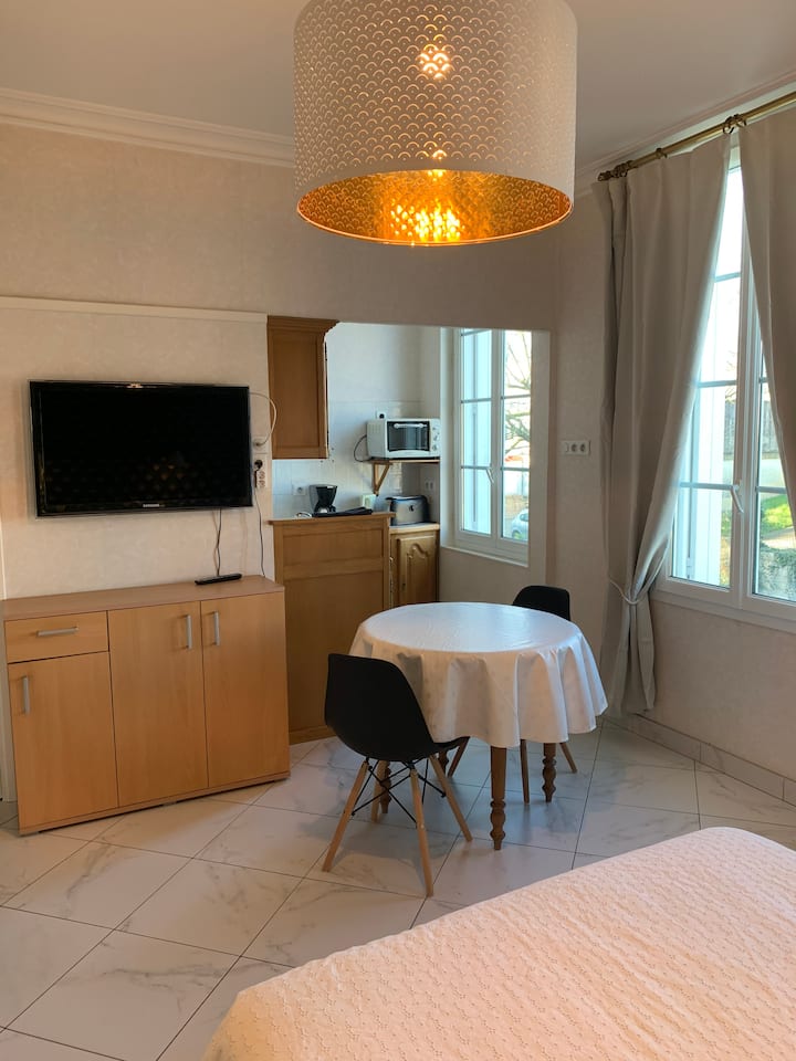 Studio Lumineux Et Calme - Rochefort, France