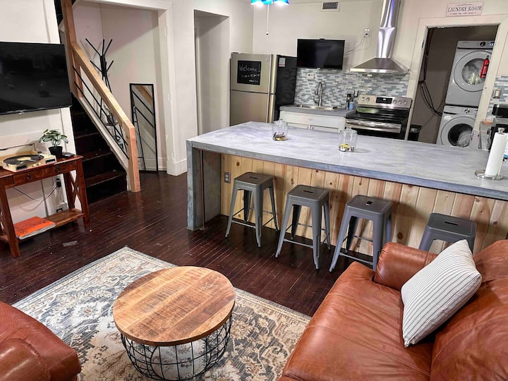 Motown Blue Carriage House - Detroit