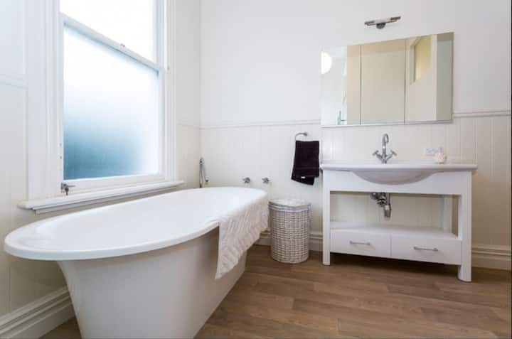 Roslyn Home Unit A - Dunedin