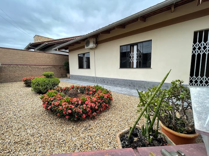 Casa Com 2 Quartos, Aconchegante. Lugar Tranquilo - Gaspar