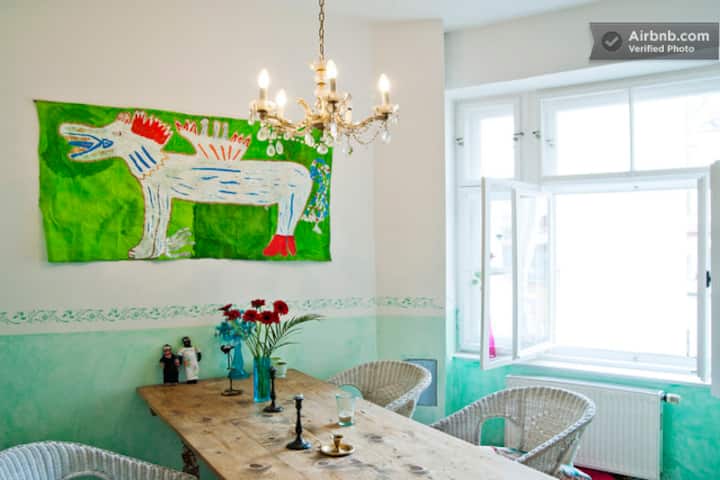 Artsy Altbauwohnung In The Center Of Munich - München