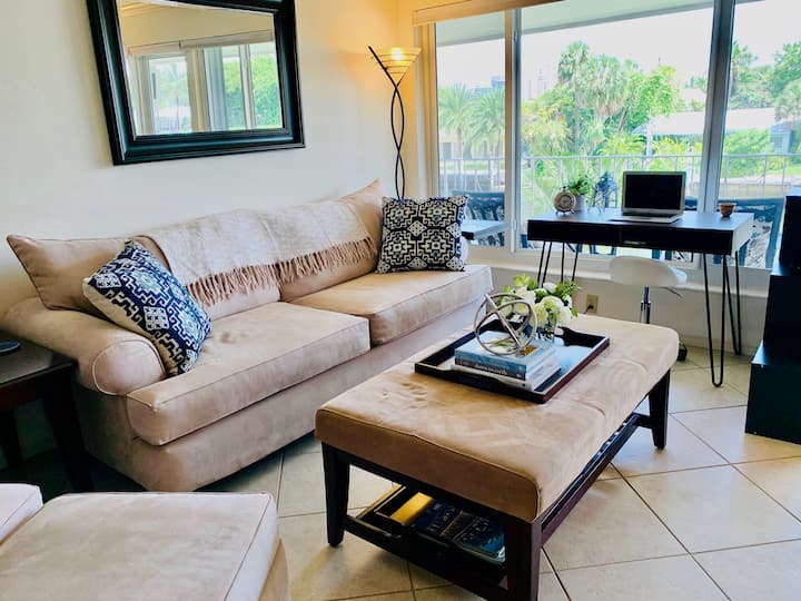Relaxing Waterfront Fully Furnished Apartment. - フォート・ローダデール, FL