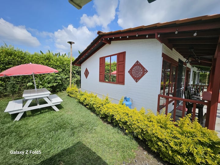 Red Cabin Retreat By Pereira. Free Airport Rides - Pereira