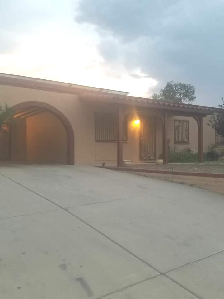 Home Away From Home, 3 Bd/2ba, Self Check In. - Casino Del Sol