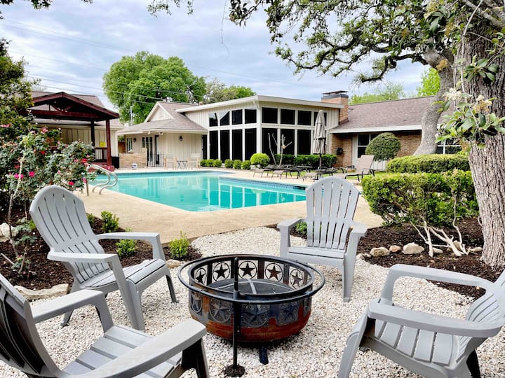 Luxury*heated Pool*six Flags*sea World/river Walk - San Antonio, TX