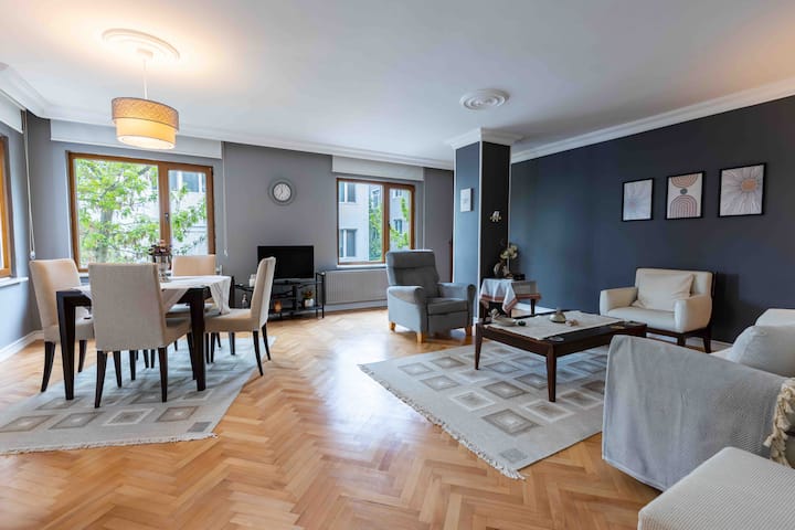 Spacious & Cozy 3 Br Apt In The Heart Of The City - Heybeliada