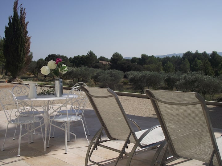 Beau Gîte Pour 4 Au Pied Du Lubéron - Luberon