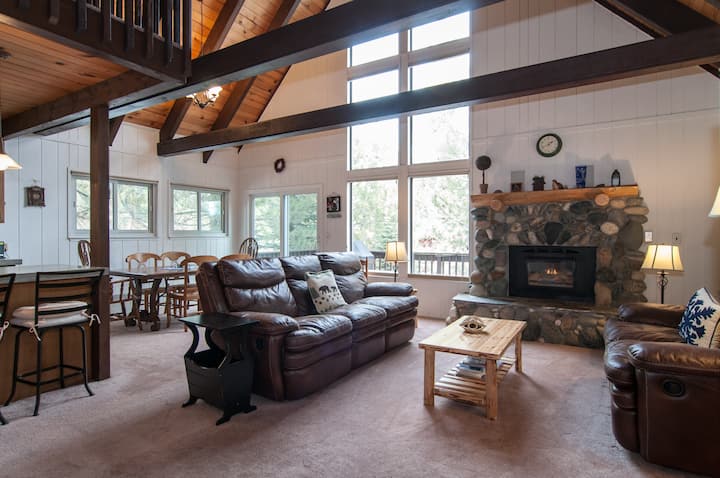 Cozy Corner Cabin 3b/2ba + Loft - Truckee, CA
