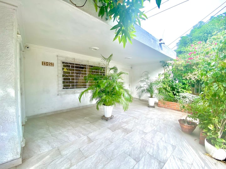 Amplio Apartamento Amoblado - Santa Marta, Colombia