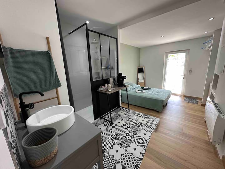 Chambre Climatisée En Rdc, En Ville Indépendante - Balaruc-les-Bains