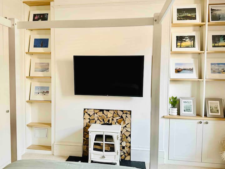 Double With Tv, Desk & Bath- Near Beach,bars&shops - Gosport