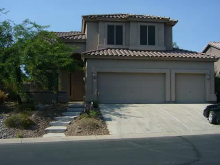 Fabulous Location Gated Cul De Sac. Amenities - Mesa, AZ