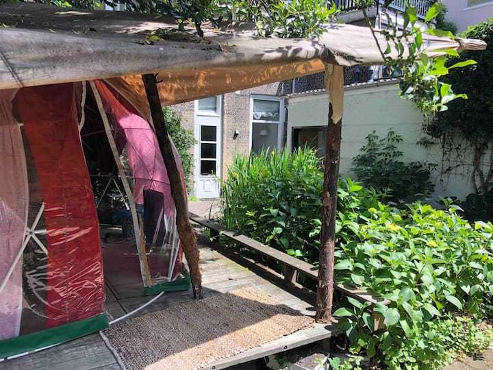 Dome / Igloo Tent - Vlaardingen
