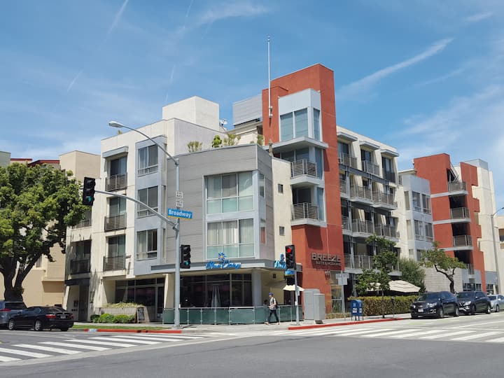 Great Santa Monica Location! 6 Blocks To Beach. - Santa Mónica, CA