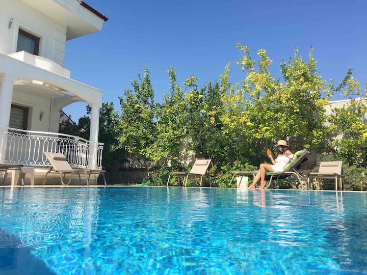 Vi̇lla Mi̇a (B) Ortak Havuzlu Villa - Fethiye