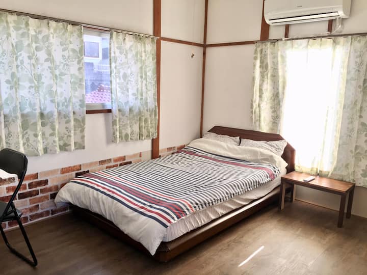 Banana House, Private Room B1, Near Yokosuka Base. - 미우라시