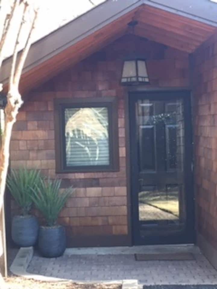 Pendleton Cottage - Augusta, GA