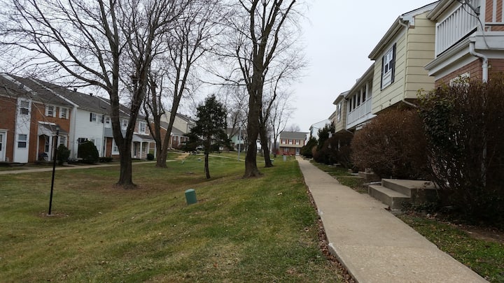Space Master Room With Prayer Closet Near Ihopkc - Kansas City, MO